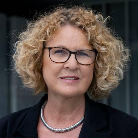 Anmeldelse: «Fri» av Lea Ypi – NRK Kultur og underholdning