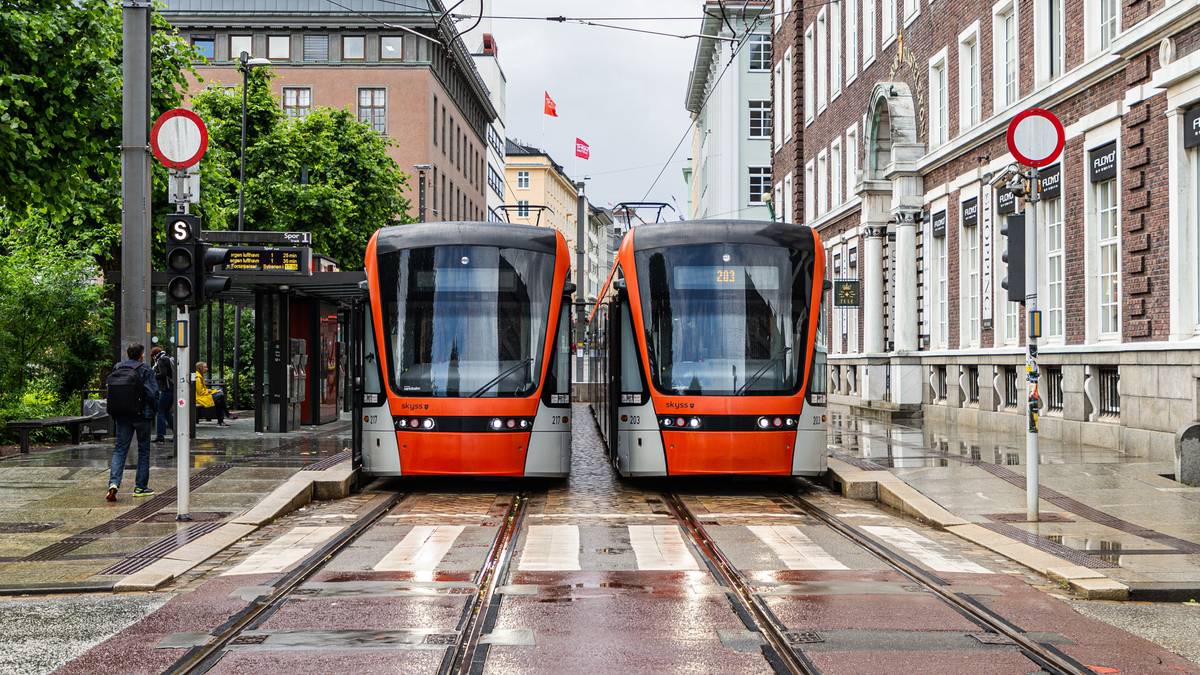 Se direkte: Ønsker byrådet Bybanen langs Bryggen eller i tunnel? – NRK Vestland