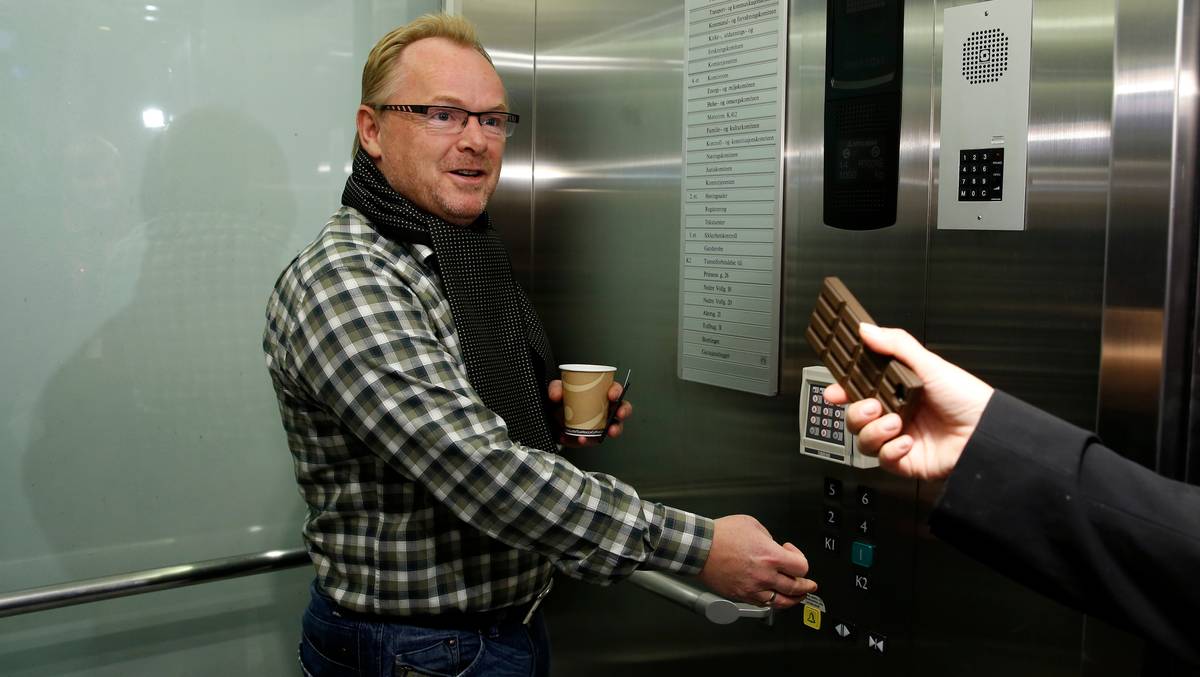 Per Sandberg (Frp) skriver bok – NRK Trøndelag – Lokale nyheter, TV og ...