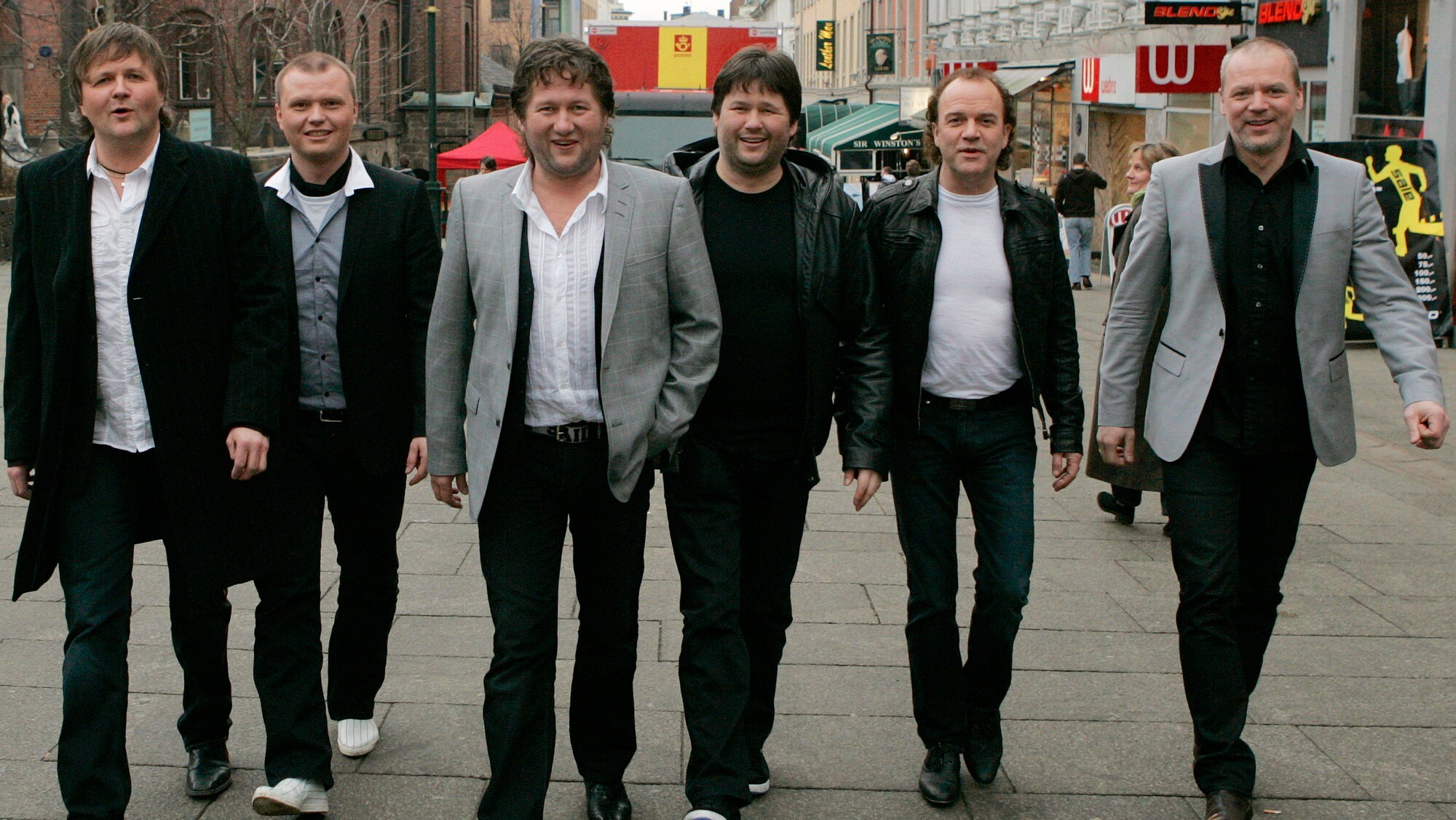 - Synger julesanger i dusjen – NRK Kultur og underholdning