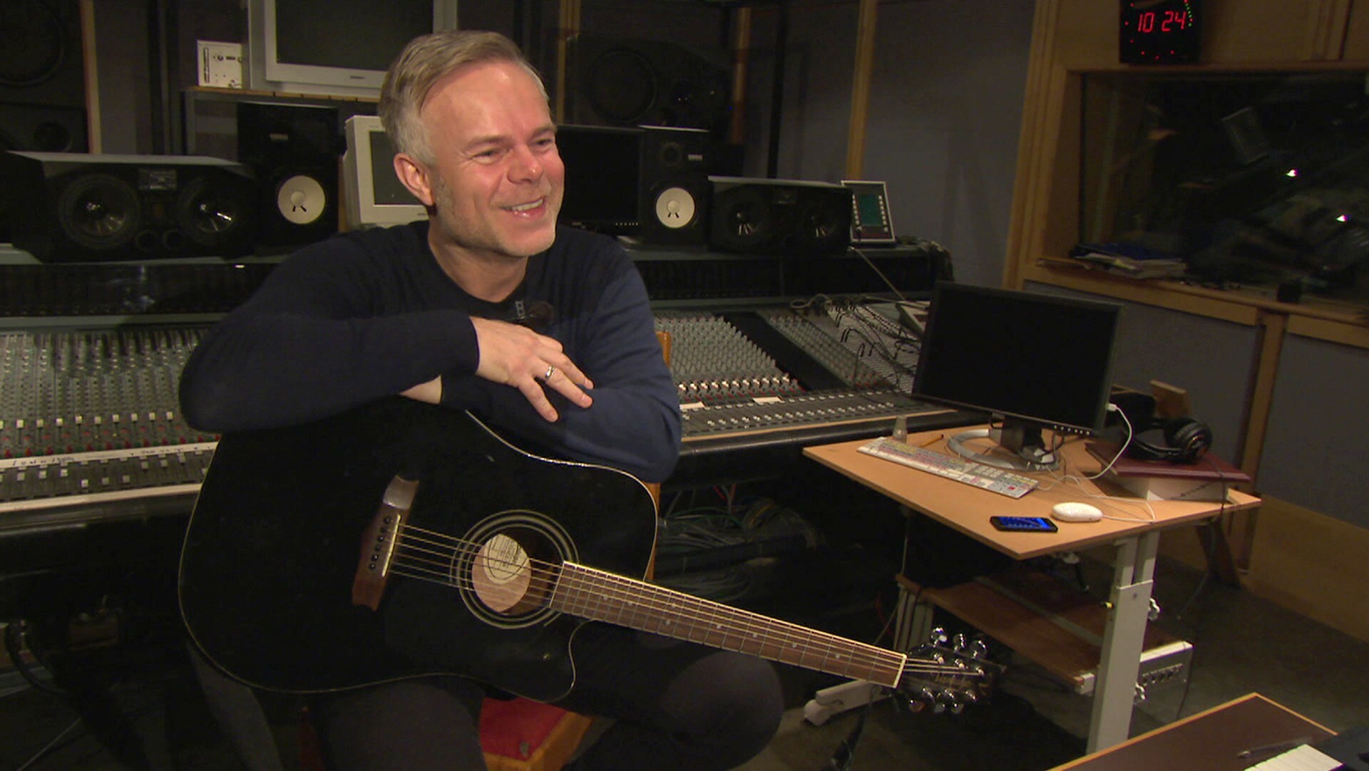 Tore Renberg album-debuterer – NRK