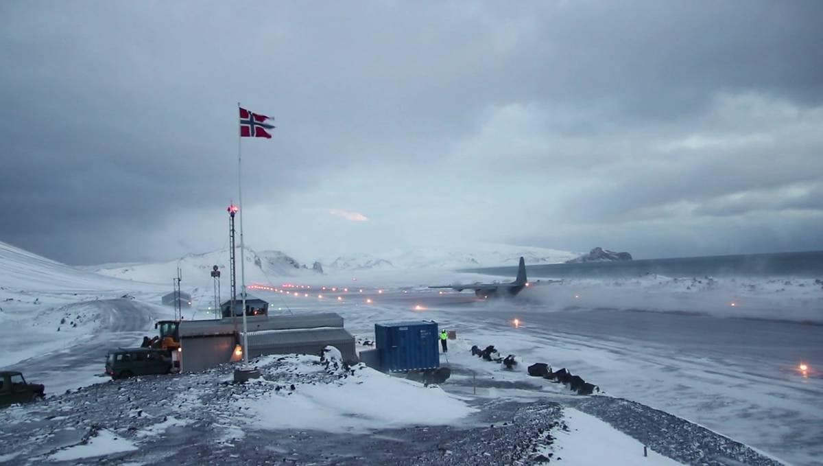 Forsvaret: Bruker over en milliard på å styrke Jan Mayen – NRK Nordland