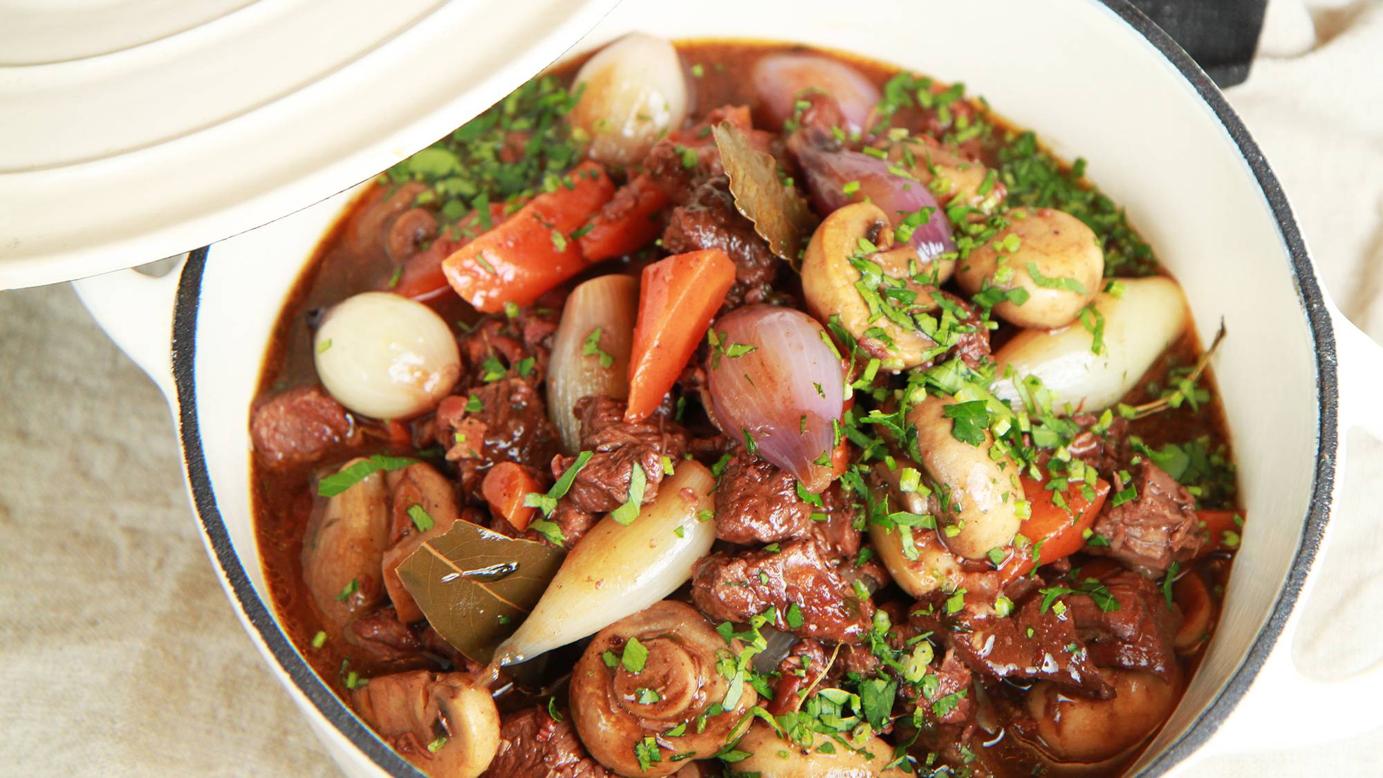 Biff Burgund – NRK Mat – Oppskrifter og inspirasjon