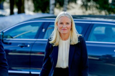 Se og Hør-trio kritiserer kronprinsesse Mette-Marit i ny bok om Marius ...