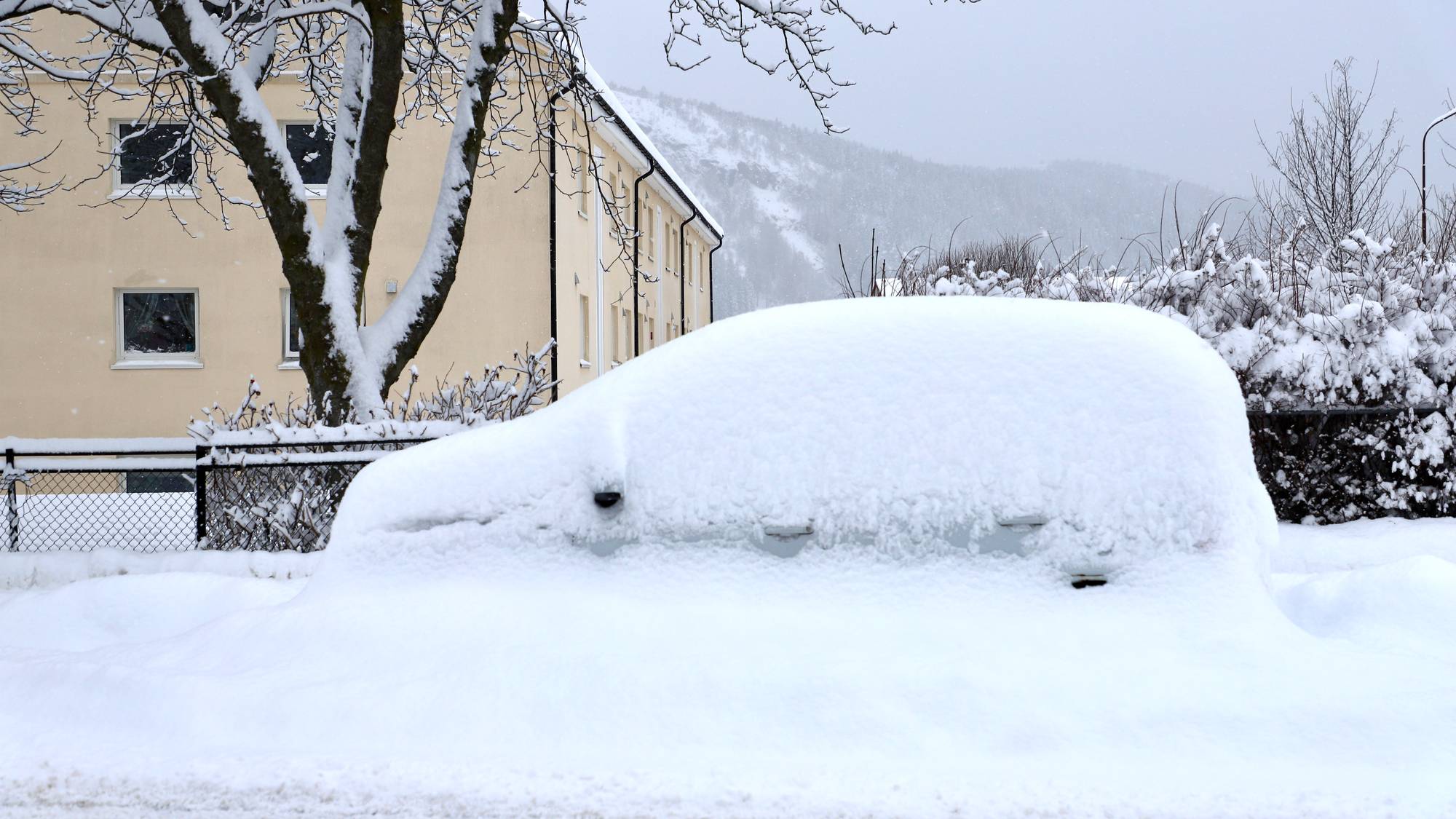Mye snø, regn, plussgrader og minusgrader – kan bli glatte veier og ...