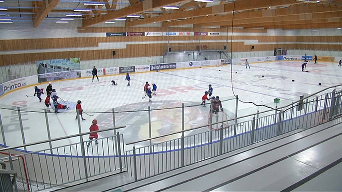 Åpner for ishall i Arendal – NRK Sørlandet – Lokale nyheter, TV og radio