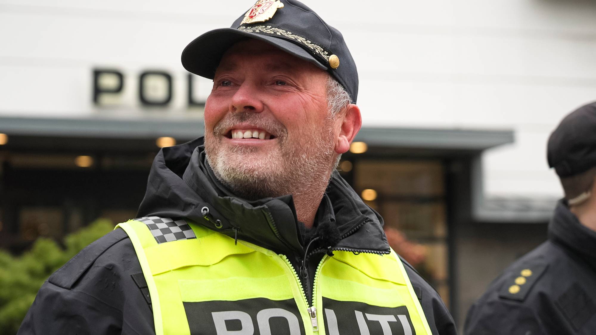 Nå er han pensjonist: Politibetjent Tommy Stoltenberg ble feiret av dem ...