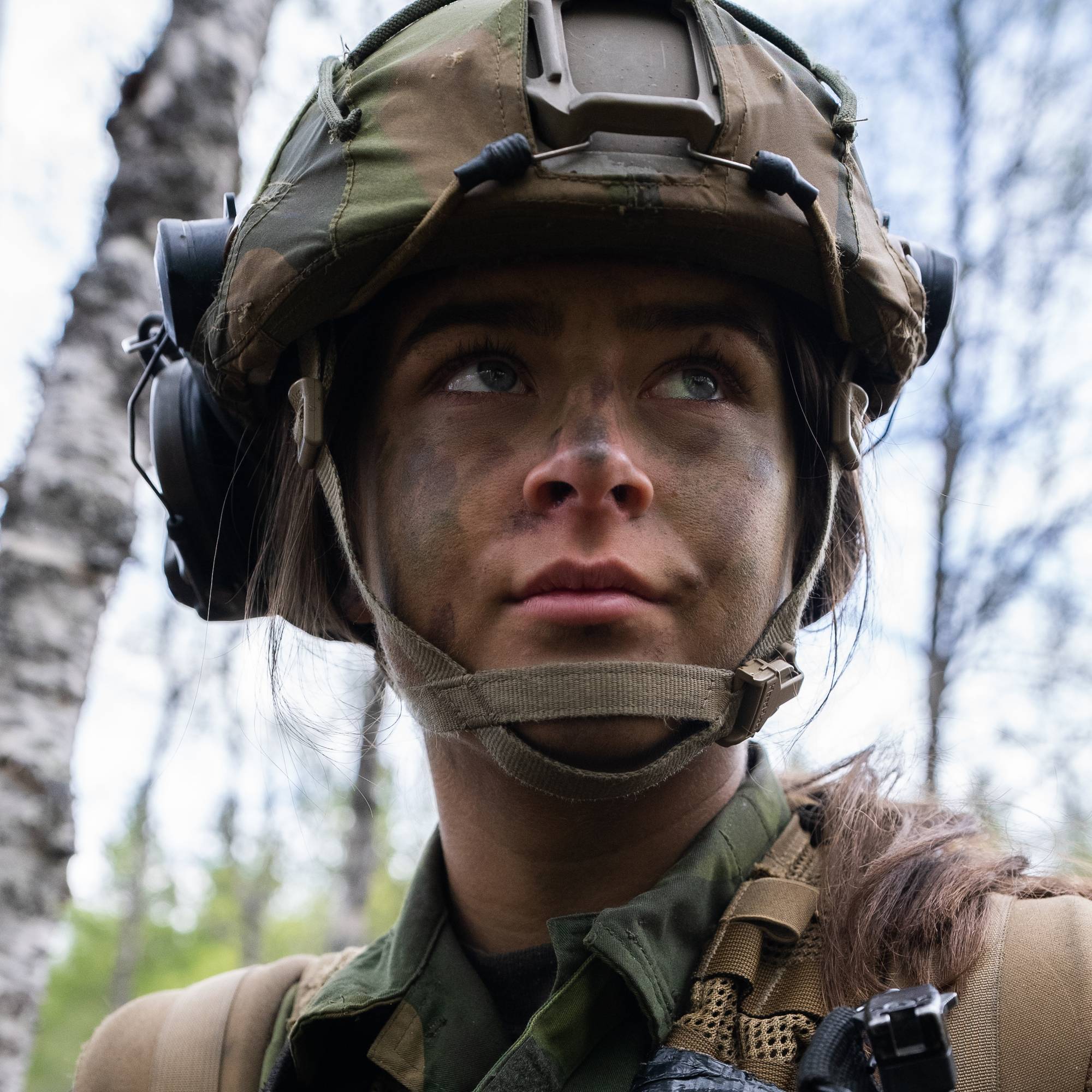 Klar til strid: Befal i Forsvaret kjefter og skriker til rekruttene ...