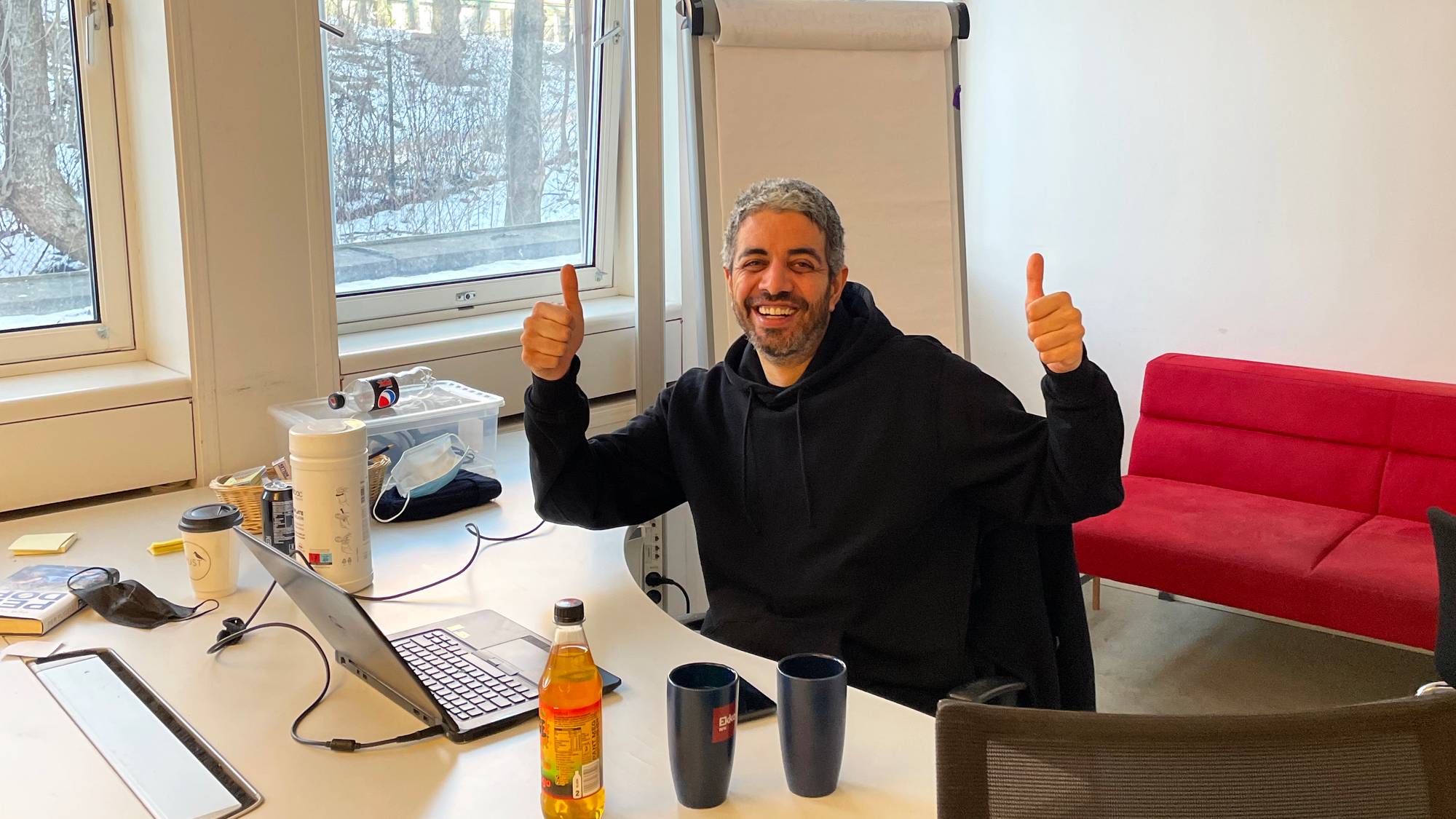 Johan Golden har fått korona – Yousef Hadaoui blir vikar i «Nytt på ...