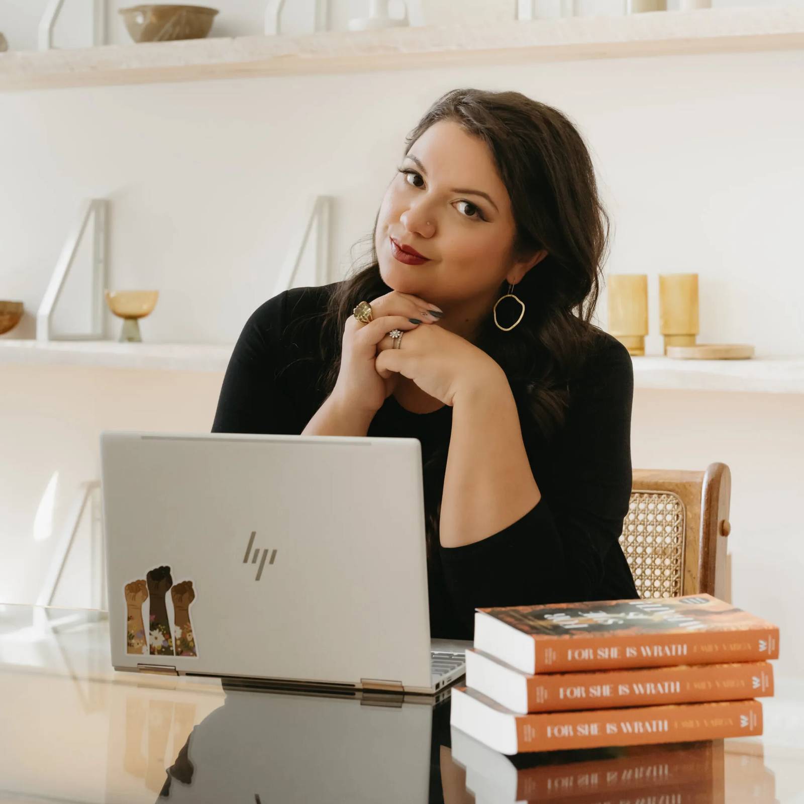 Anmeldelse: «For She Is Wrath» av Emily Varga – Anmeldelser og anbefalinger