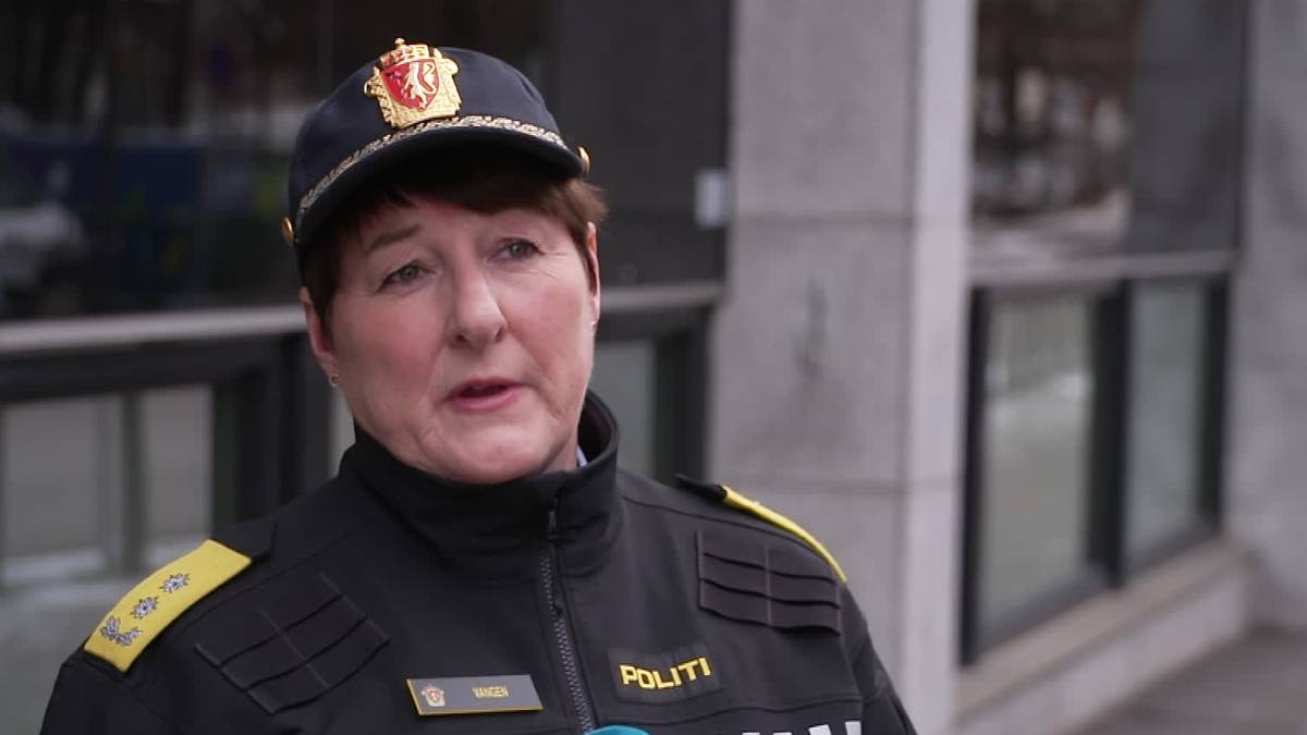 Midlertidig bevæpning av politiet i nyttårshelgen – Siste nytt – NRK Midlertidig bevæpning av politiet i nyttårshelgen – Siste nytt – NRK