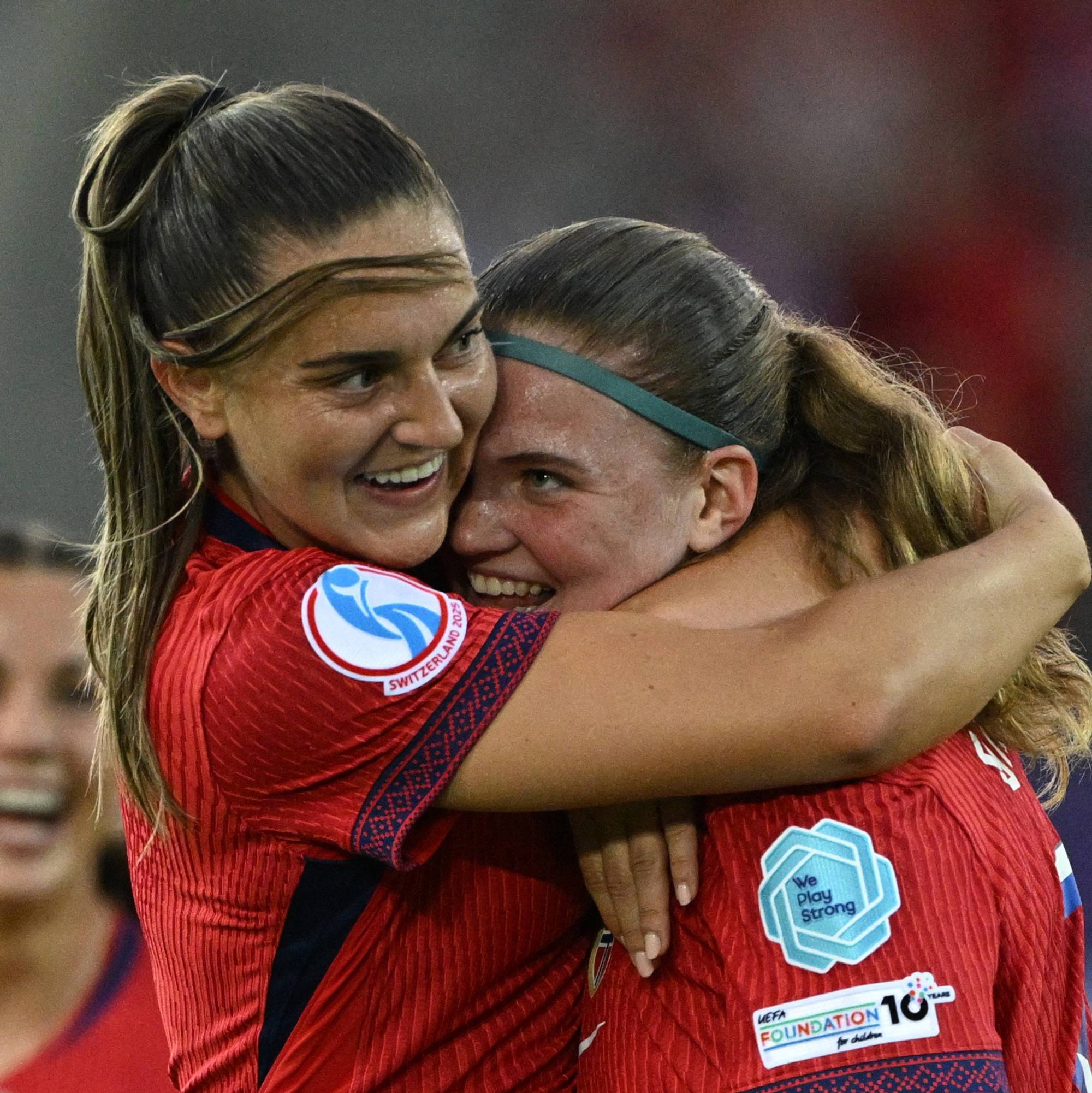 Fotball-EM: Signe Gaupset herjet da Norge vant 4–3 mot Island i siste ...
