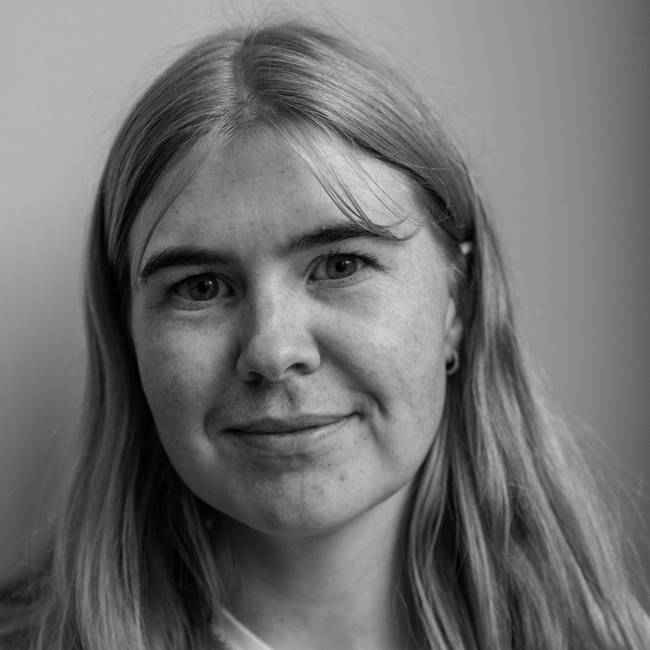 Russebussar droppar rus – lagar eigne kontraktar – NRK Vestfold og ...