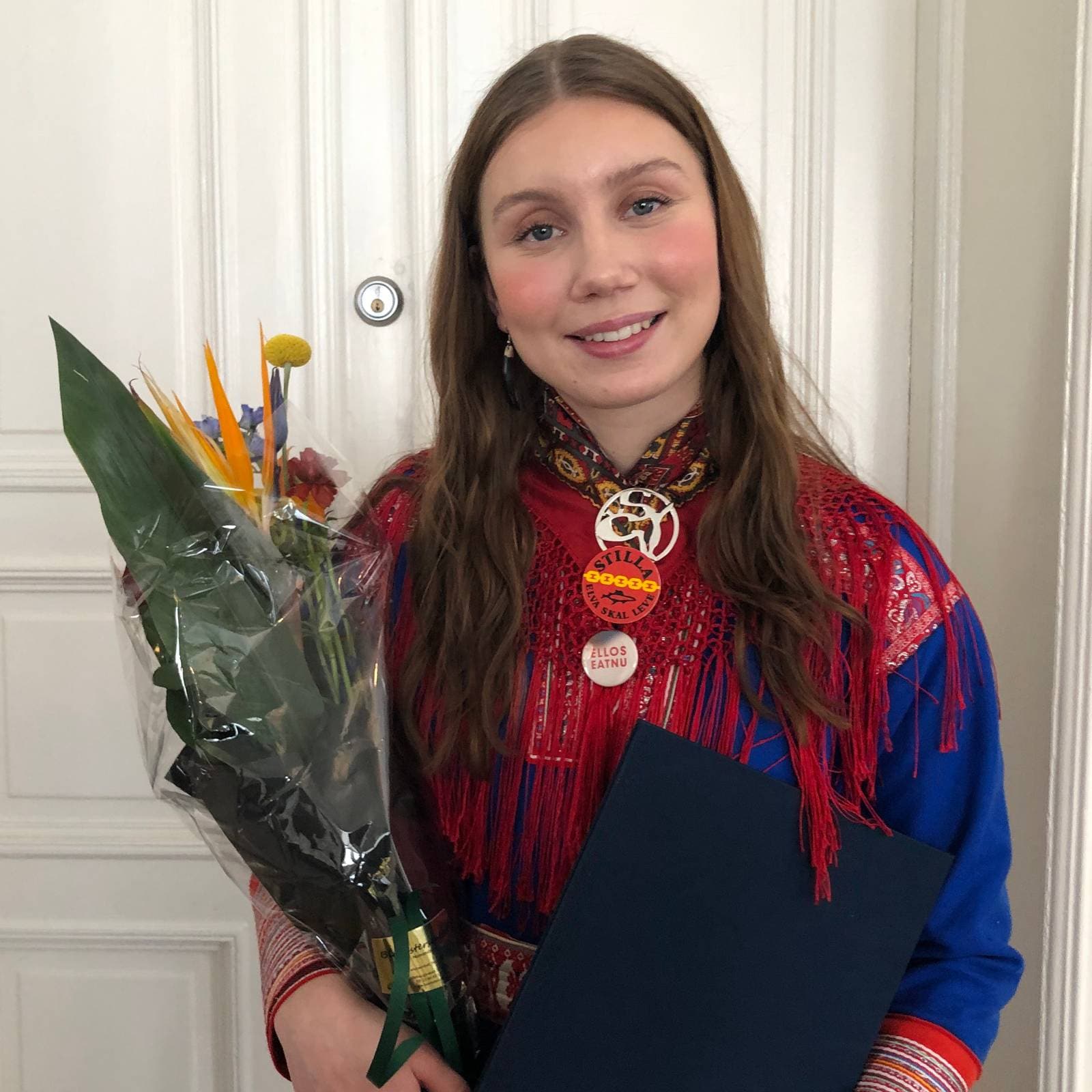 Ella Marie Hætta Isaksen får årets Áillohaš-pris – NRK Sápmi - samiske ...