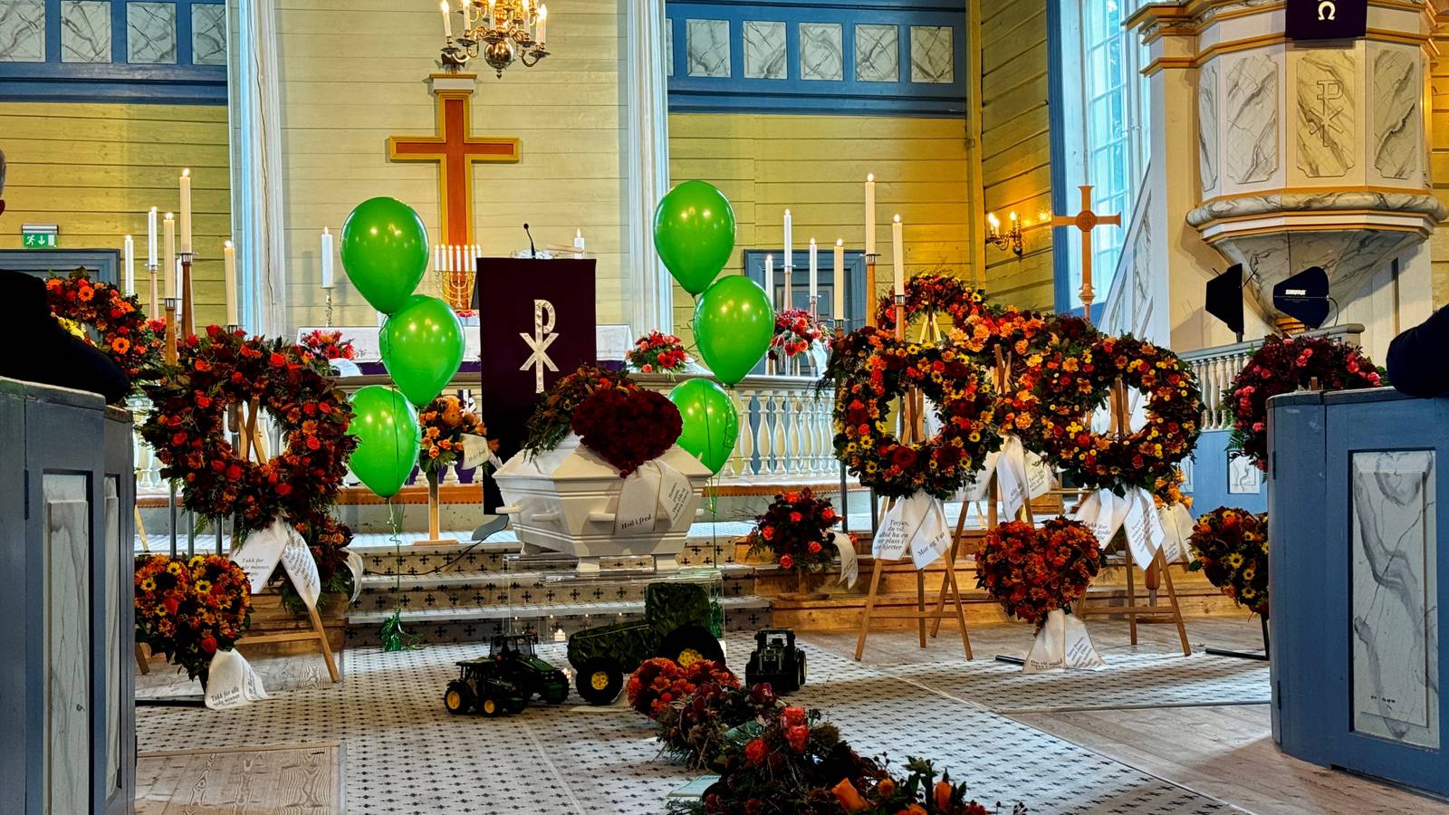 Torjus (7) begraves fra Lyngdal kirke – NRK Sørlandet – Lokale nyheter ...