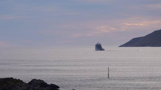 Redningsmann og barn omkom etter båtulykken i Lofoten – NRK Nordland