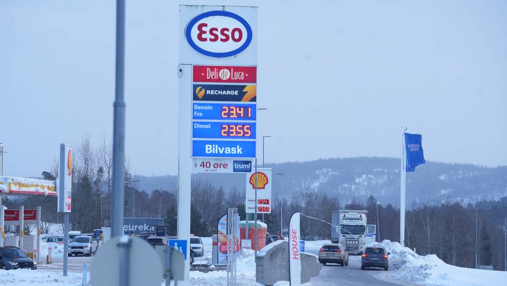 Bensin og diesel-priser i Sverige har gått ned – NRK Østfold – Lokale ...