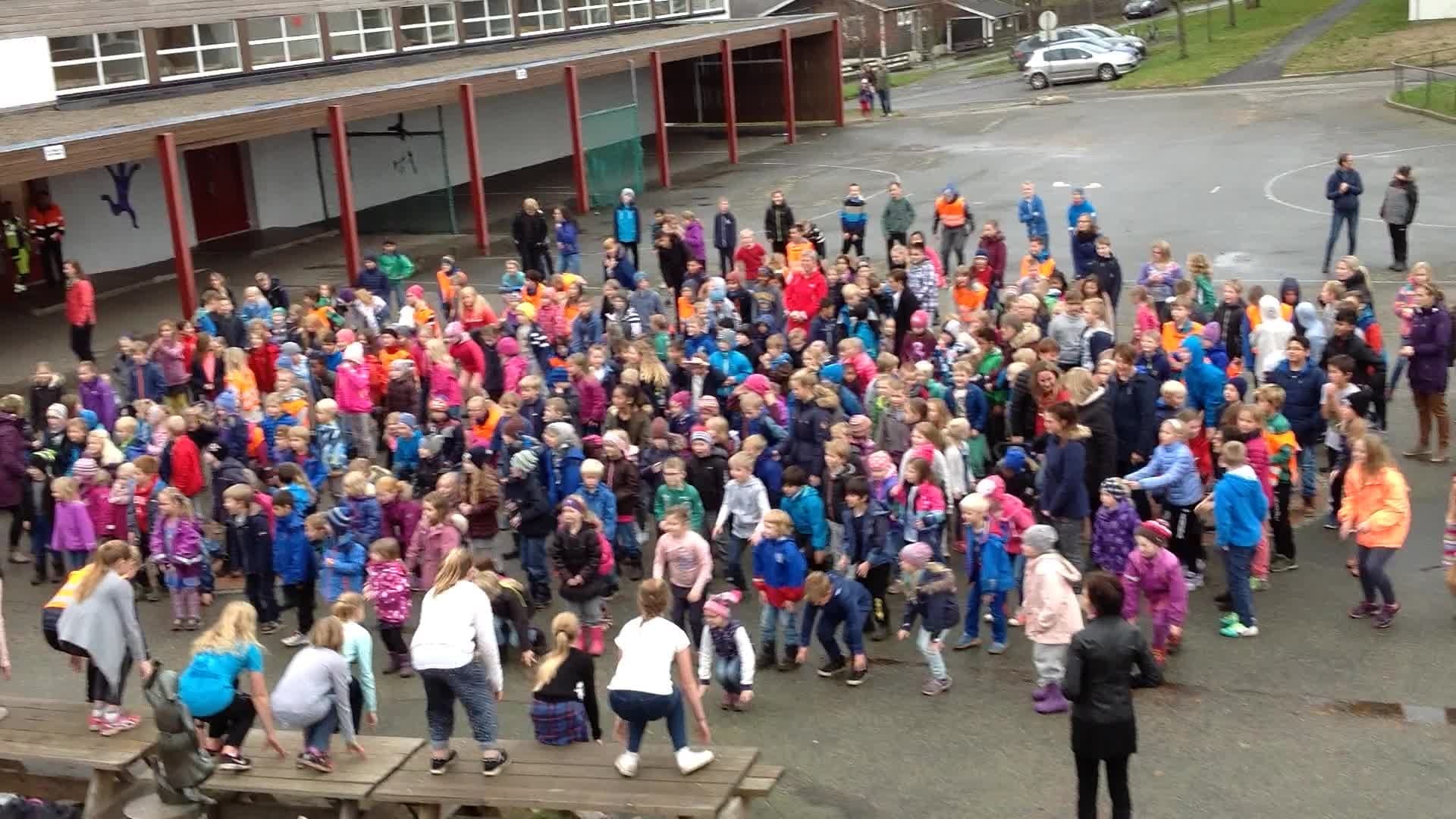 FARSUND BARNE- OG UNGDOMS skole – NRK