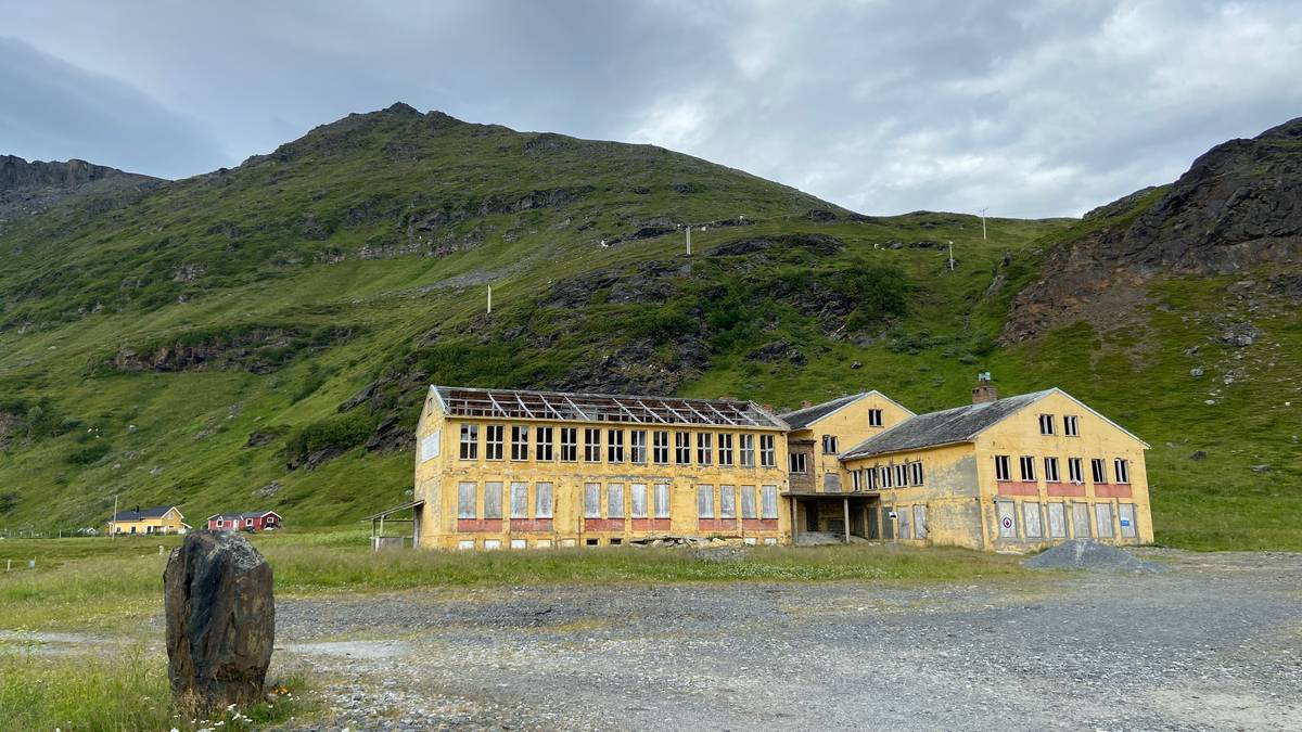 Ny frist for å fjerne internatet på Sarnes – NRK Troms og Finnmark