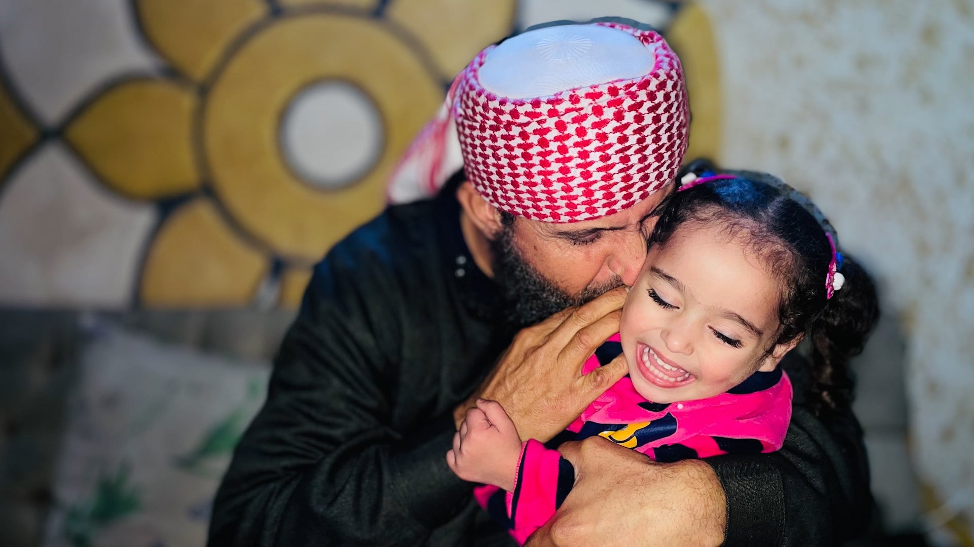 6000 barn er drept i Gaza. Reem (3) er en av dem – NRK