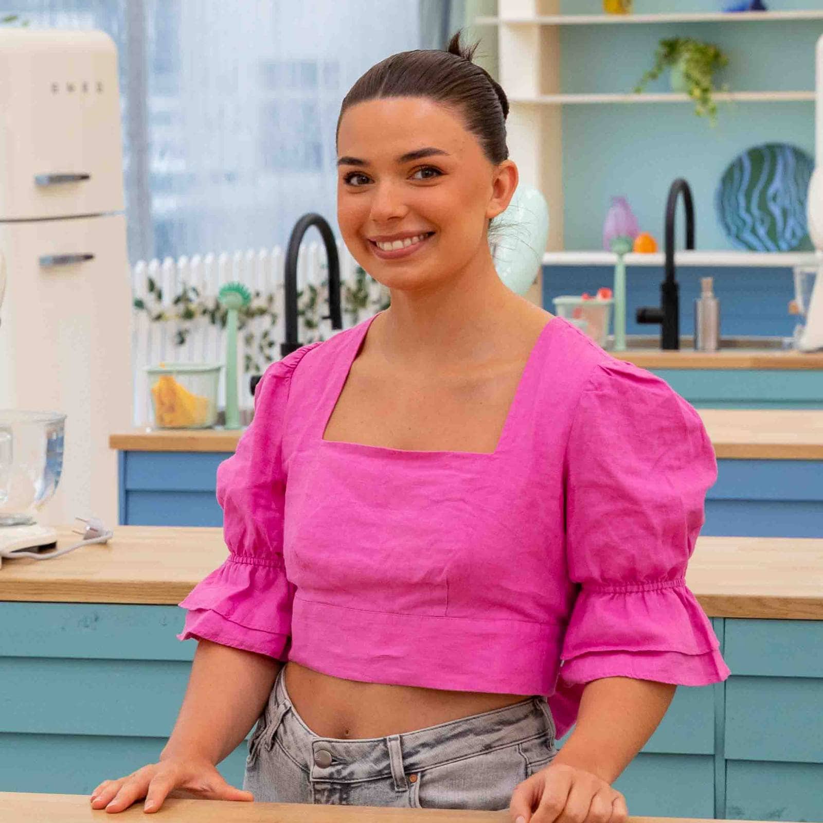 Bake­mesterskapet med Ulrikke Brandstorp på NRK – Programomtaler