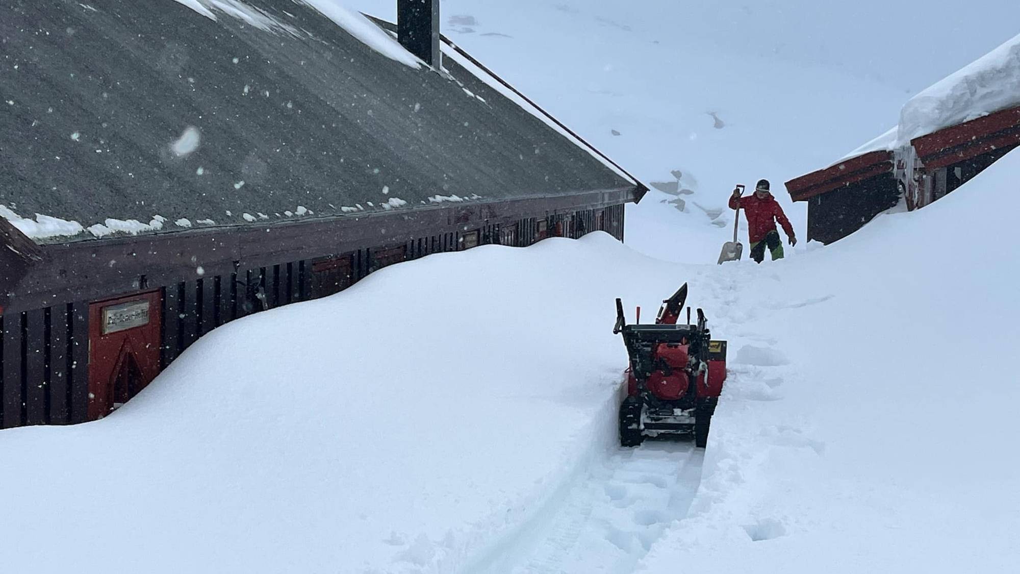 Påsken 2025 - hvor kan du gå på ski? både topptur, alpint, langrenn og hytte til hytteturer ...
