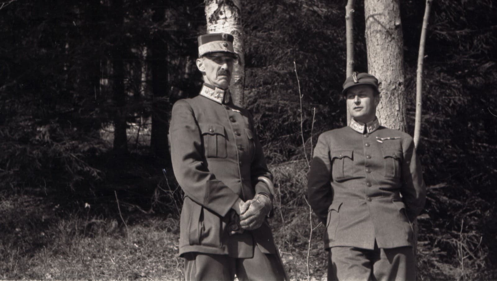 Kong Haakon og kronprins Olav under Kongebjørka i Molde 1940 – NRK Møre ...