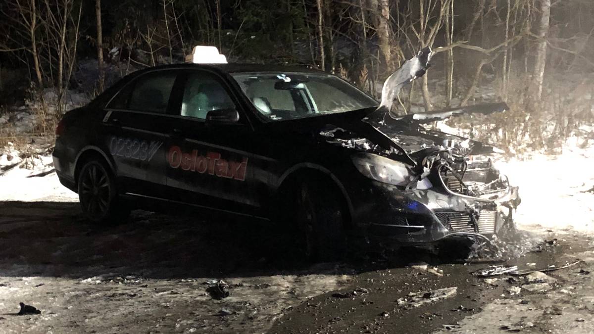 Taxi brant på Midtstuen – Stor-Oslo