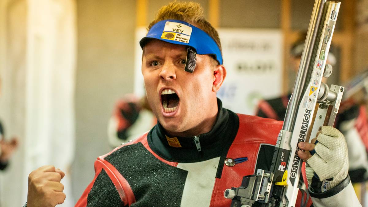 Simon Claussen tok gull på 300 meter rifle liggende i skyte-VM – NRK ...