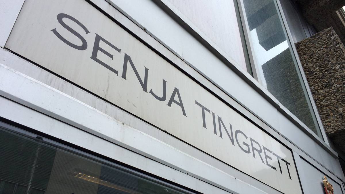 Befalet truet, spyttet og blottet seg i fylla - dømt til fengsel – NRK ...