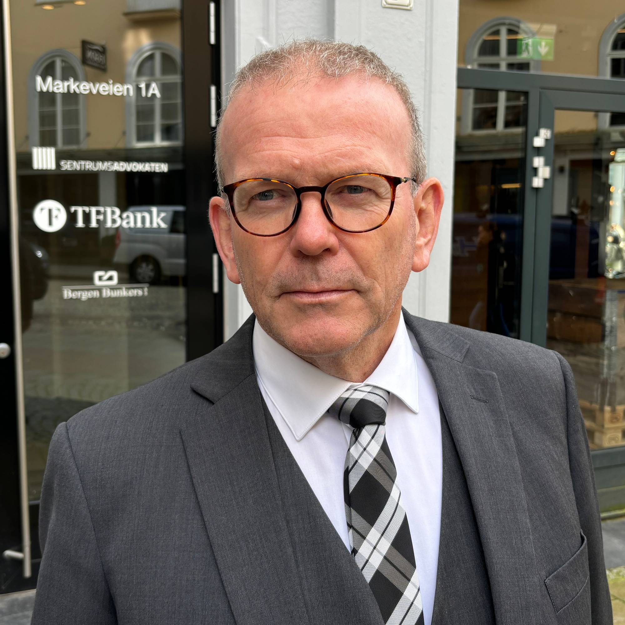 Vil varetektsfengsle mann etter bombetrussel mot Nav i Åsane – NRK Vestland