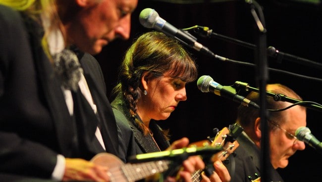 Ukulele Orchestra of Great Britain – NRK Troms og Finnmark – Lokale ...