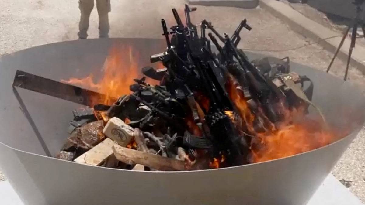 PKK legg ned våpena – Siste nytt – NRK