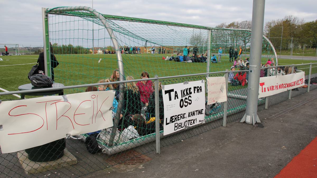 250 streiker for Revheim skole – NRK Rogaland – Lokale nyheter, TV og radio