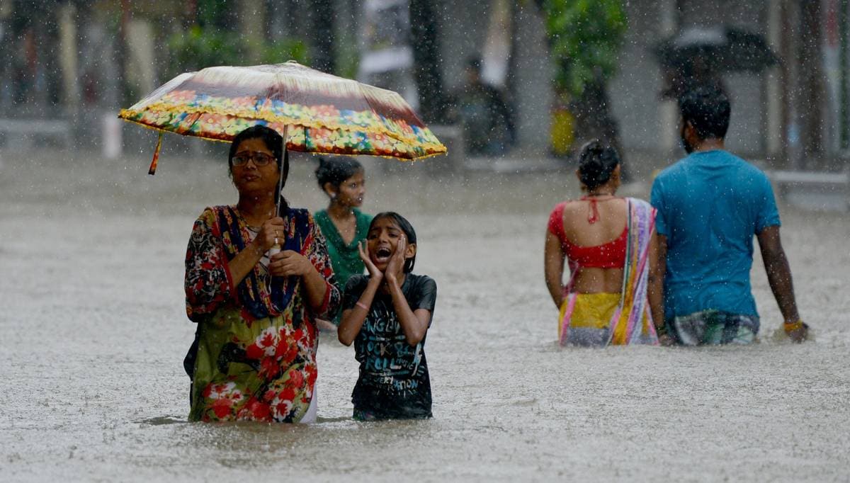 Minst 1200 mennesker omkommet i flom i India, Nepal og Bangladesh – NRK ...