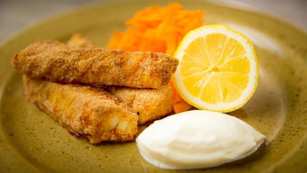 Fiskepinner i ovnen – NRK Mat – Oppskrifter og inspirasjon