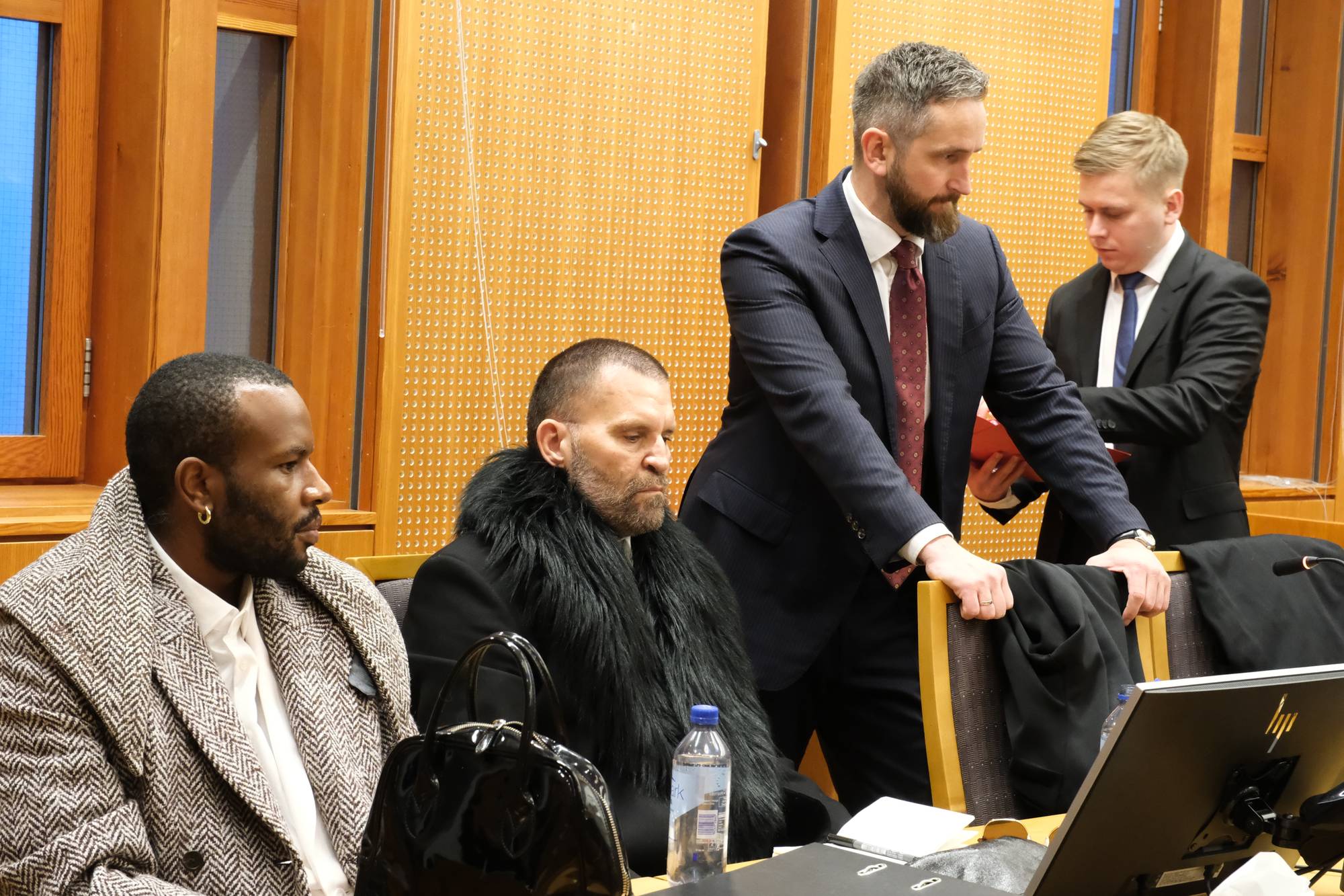 Kunstner Bjarne Melgaard i rettsstrid om kunst for millioner – NRK ...