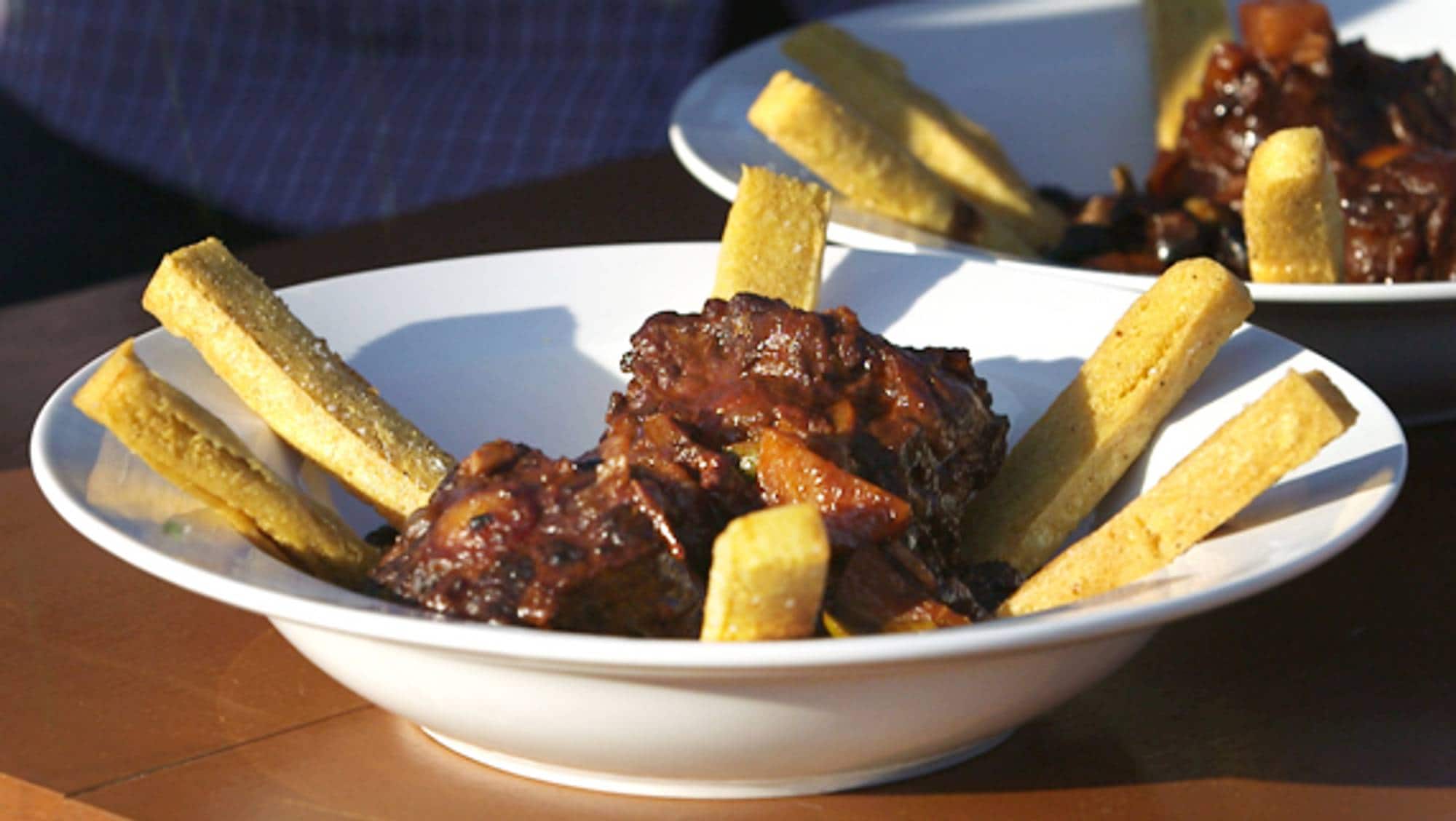 Oksehaleragu med panisse – NRK Mat – Oppskrifter og inspirasjon