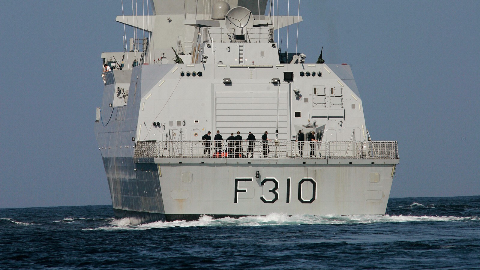 Norsk fregatt på sjørøverjakt – NRK Norge – Oversikt over nyheter fra ...