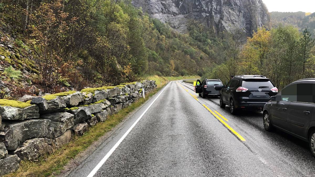 Asfaltarbeid på E16 – NRK Vestland