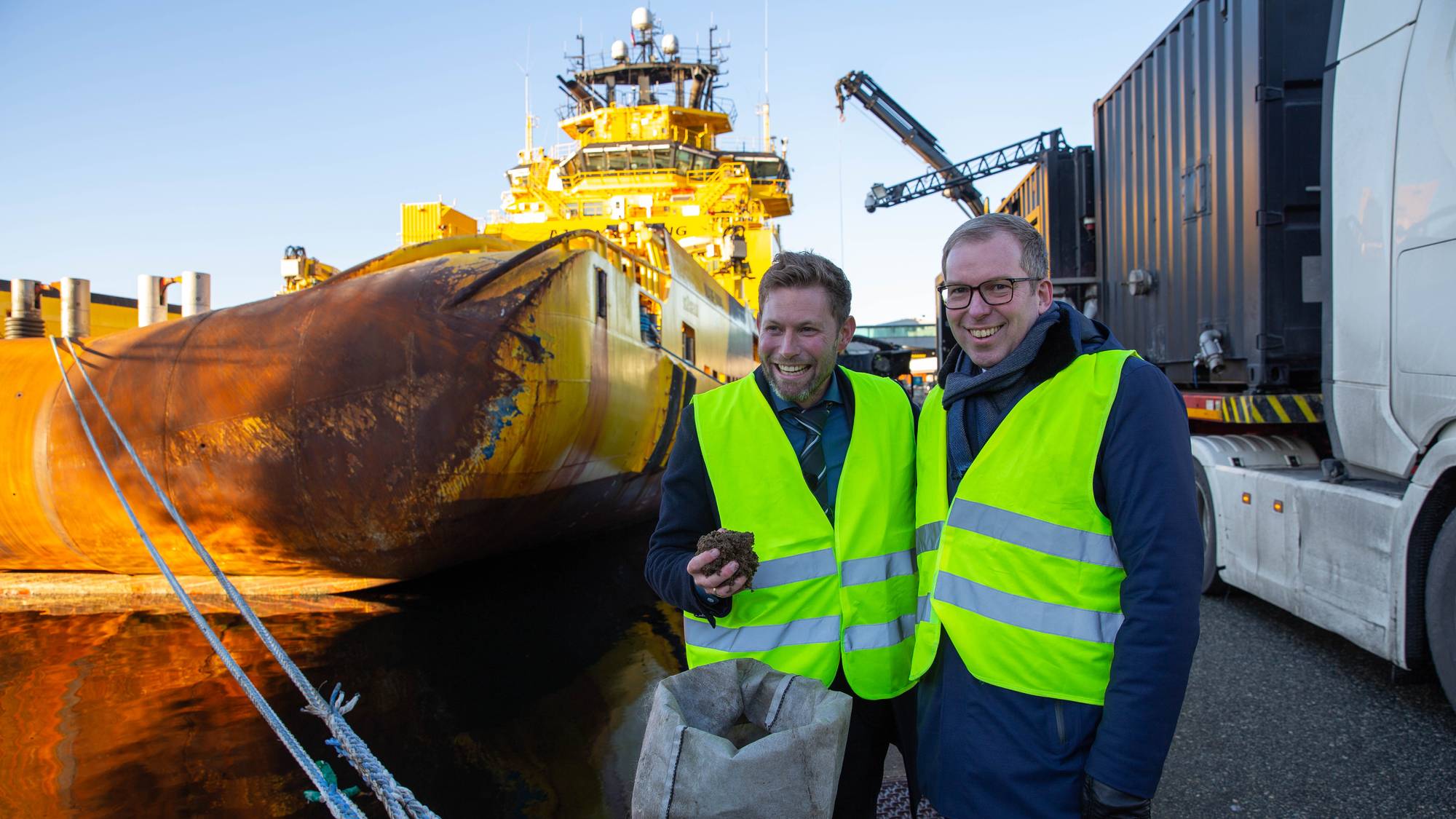 Skrogvask bidrar til spredning av havnespy og miljøgifter i havet ...
