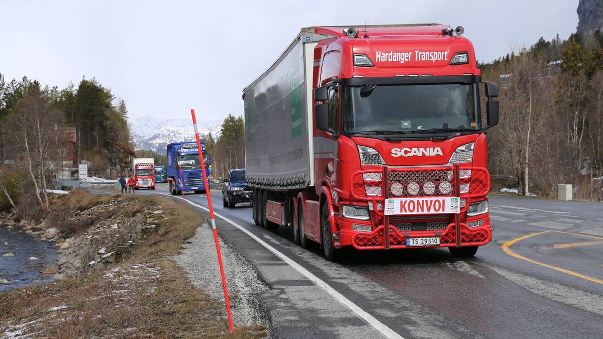 Konvoi for ny tunnel på E134 – NRK Vestland