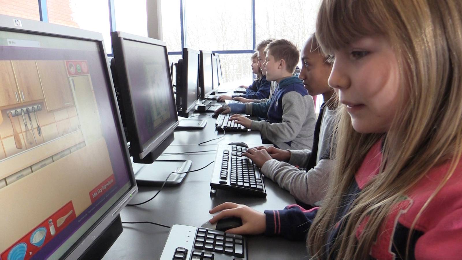 Forsker vil ha mer gaming i skoletida: – Dataspill gjør deg bedre på ...