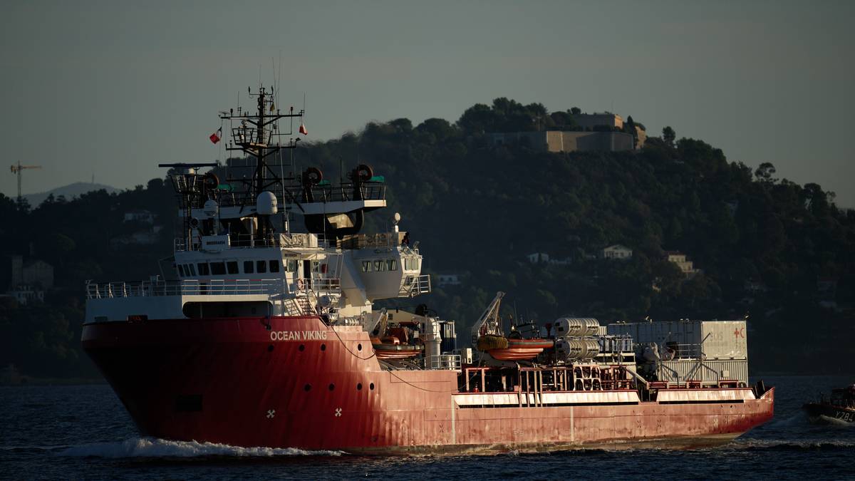 «Ocean Viking» har lagt til kai i Frankrike – Siste nytt – NRK
