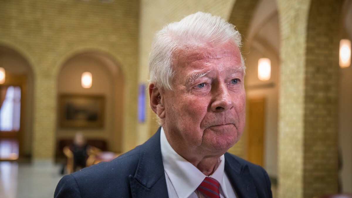 Carl I. Hagen klar for å møte på Stortinget i morgen – NRK Norge ...