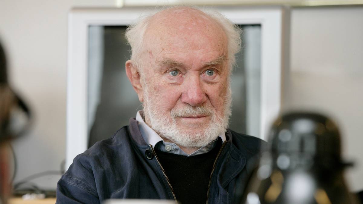 Espen Skjønberg er død, 98 år gammel – NRK Kultur og underholdning