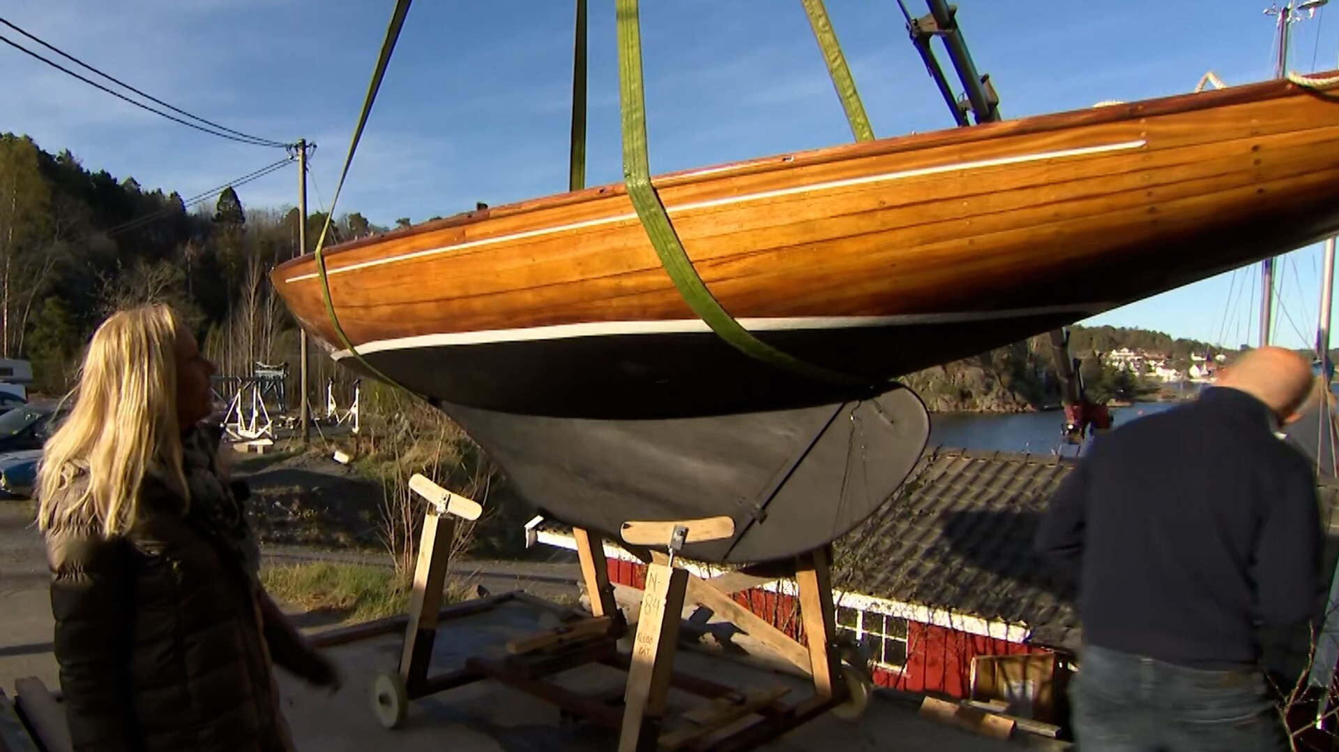 Mahogniseilbåter sjøsettes – NRK Sørlandet – Lokale nyheter, TV og radio