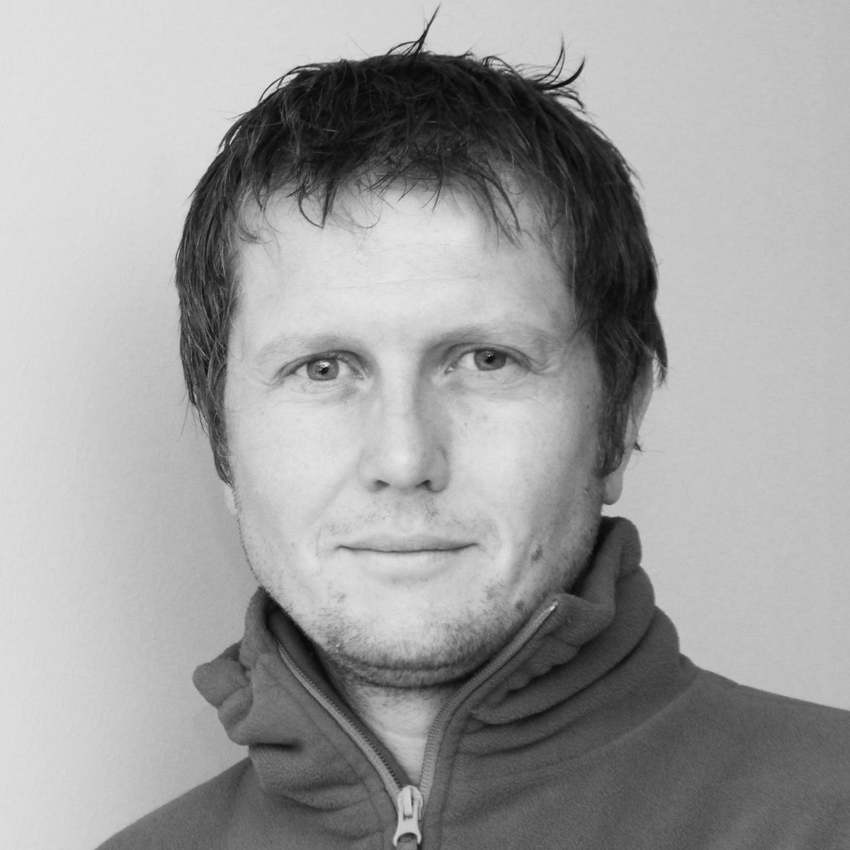 Har «Per Inge Torkelsen – Kviler mellom 16-16.30» på gravsteinen ...
