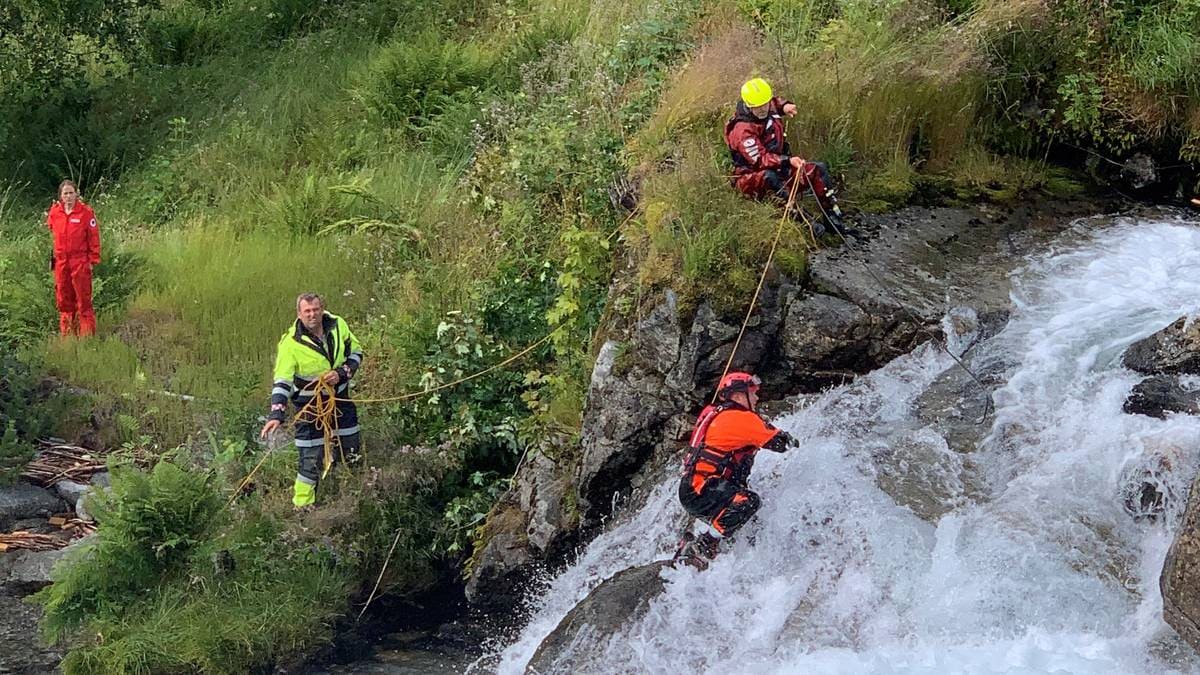 Gut funnen død i Geiranger-elv – Siste nytt – NRK