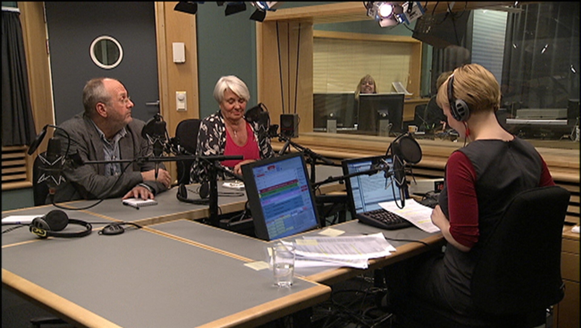 Ingeborg Moræus Hanssen og Jon Selås om Elizabeth Taylor – NRK